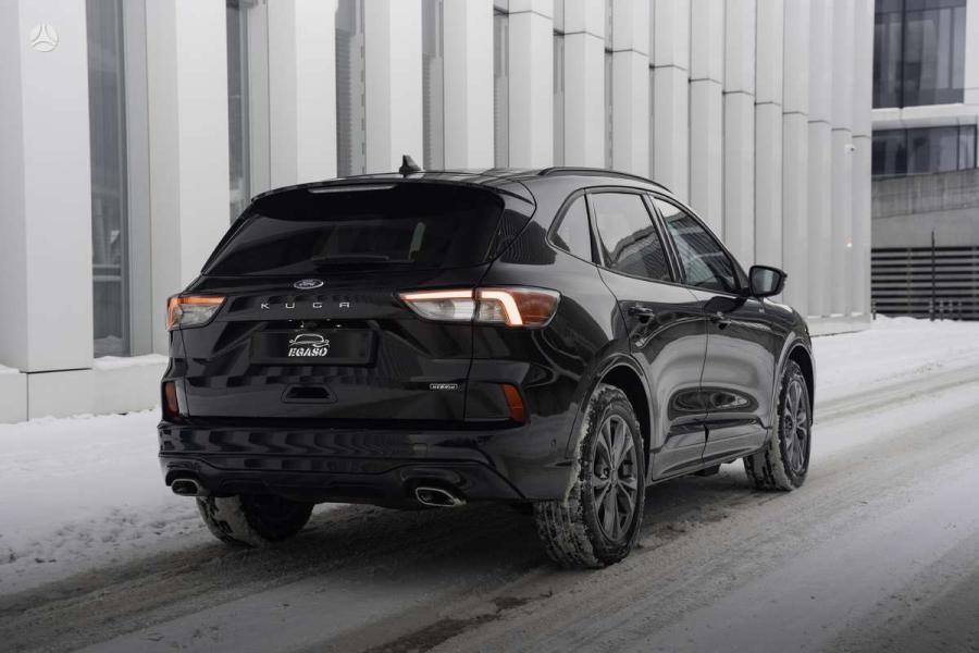Melns Ford Kuga 2022 Viļņa, ar dzinēja tilpumu 2.49 L un nobraukumu 141 tūkst. km par 19700 €, foto 2 vietnē AUTOMOTO.COM.LV