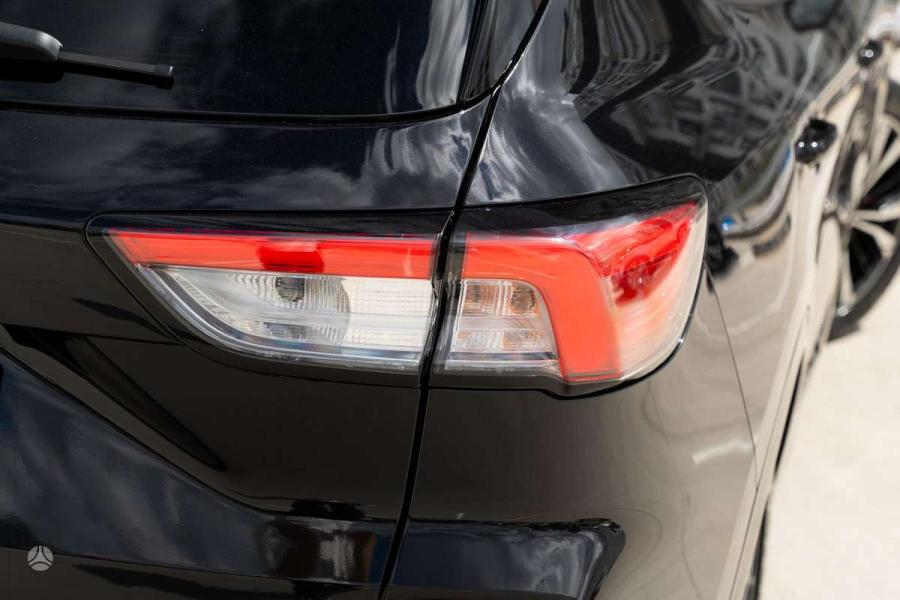Melns Ford Kuga 2022 Viļņa, ar dzinēja tilpumu 2.50 L un nobraukumu 151 tūkst. km par 18900 €, foto 12 vietnē AUTOMOTO.COM.LV