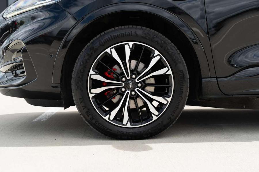 Melns Ford Kuga 2022 Viļņa, ar dzinēja tilpumu 2.50 L un nobraukumu 151 tūkst. km par 18900 €, foto 16 vietnē AUTOMOTO.COM.LV