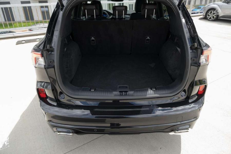 Melns Ford Kuga 2022 Viļņa, ar dzinēja tilpumu 2.50 L un nobraukumu 151 tūkst. km par 18900 €, foto 34 vietnē AUTOMOTO.COM.LV