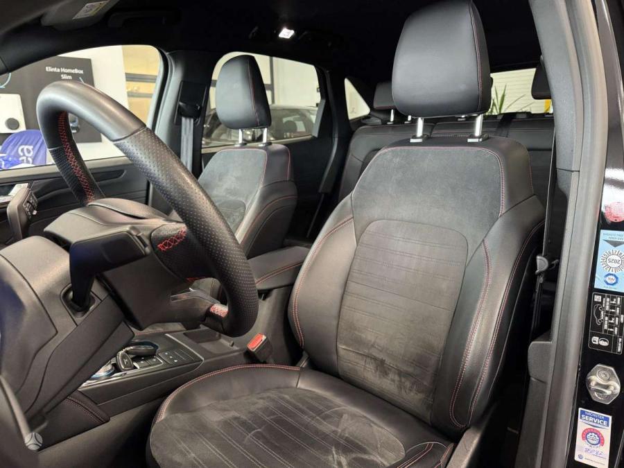 Black Ford Kuga 2022 in Vilnius, with an engine capacity of 2.49 L and mileage of 71 thousand km for 22989 €, photo 9 on AUTOMOTO.COM.LV