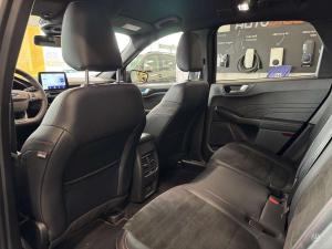 Black Ford Kuga 2022 in Vilnius, with an engine capacity of 2.49 L and mileage of 71 thousand km for 22989 €, photo 10 on AUTOMOTO.COM.LV