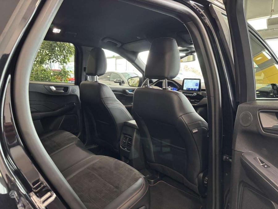 Black Ford Kuga 2022 in Vilnius, with an engine capacity of 2.49 L and mileage of 71 thousand km for 22989 €, photo 11 on AUTOMOTO.COM.LV