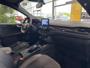 Black Ford Kuga 2022 in Vilnius, with an engine capacity of 2.49 L and mileage of 71 thousand km for 22989 €, photo 12 on AUTOMOTO.COM.LV