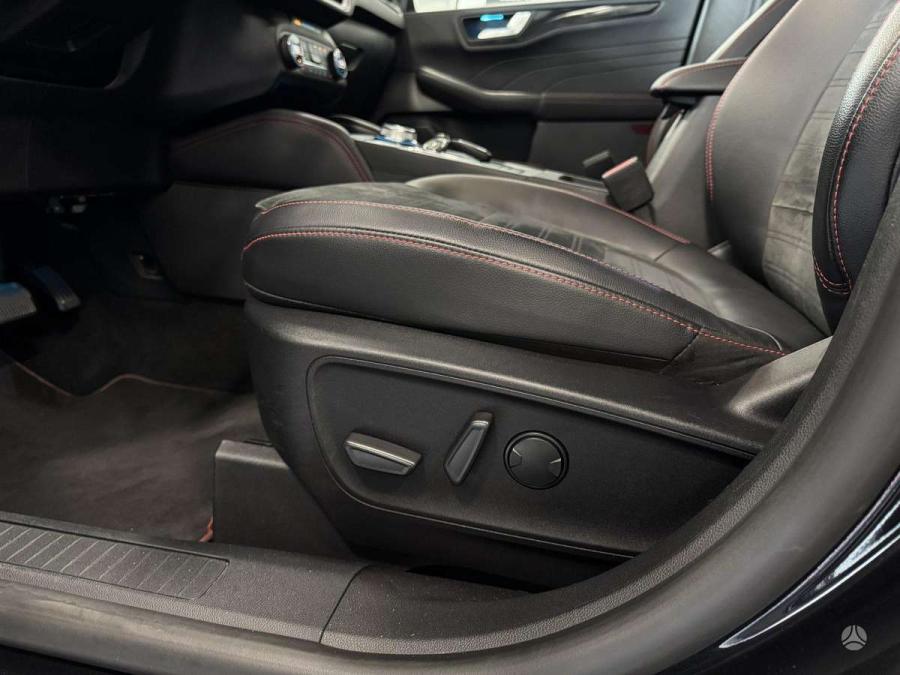 Black Ford Kuga 2022 in Vilnius, with an engine capacity of 2.49 L and mileage of 71 thousand km for 22989 €, photo 22 on AUTOMOTO.COM.LV