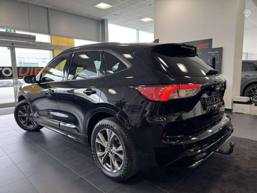 Black Ford Kuga 2022 in Vilnius, with an engine capacity of 2.49 L and mileage of 71 thousand km for 22989 €, photo 31 on AUTOMOTO.COM.LV