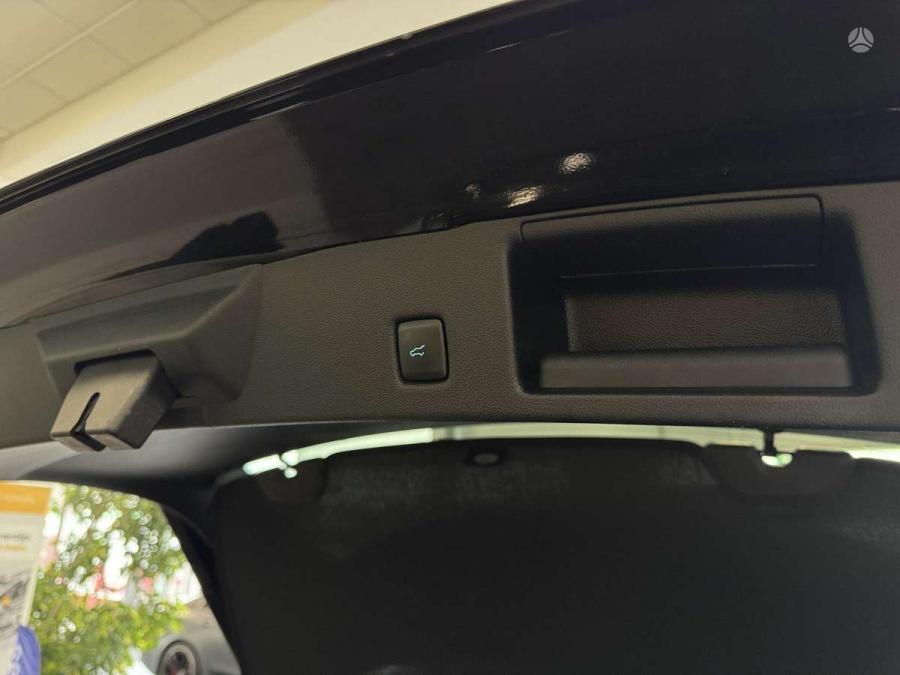 Black Ford Kuga 2022 in Vilnius, with an engine capacity of 2.49 L and mileage of 71 thousand km for 22989 €, photo 36 on AUTOMOTO.COM.LV