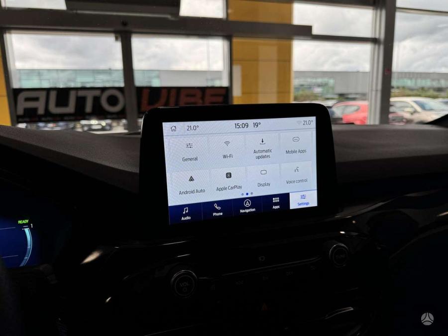 Black Ford Kuga 2022 in Vilnius, with an engine capacity of 2.49 L and mileage of 129 thousand km for 19989 €, photo 11 on AUTOMOTO.COM.LV