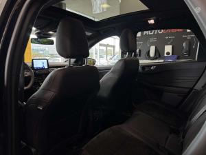 Black Ford Kuga 2022 in Vilnius, with an engine capacity of 2.49 L and mileage of 129 thousand km for 19989 €, photo 17 on AUTOMOTO.COM.LV