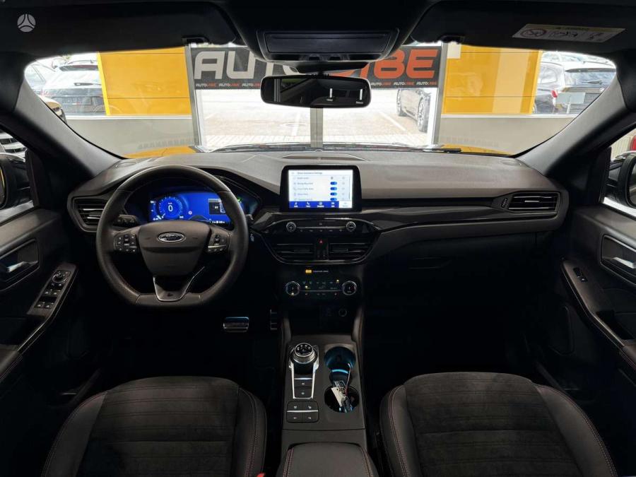 Black Ford Kuga 2022 in Vilnius, with an engine capacity of 2.49 L and mileage of 129 thousand km for 19989 €, photo 18 on AUTOMOTO.COM.LV