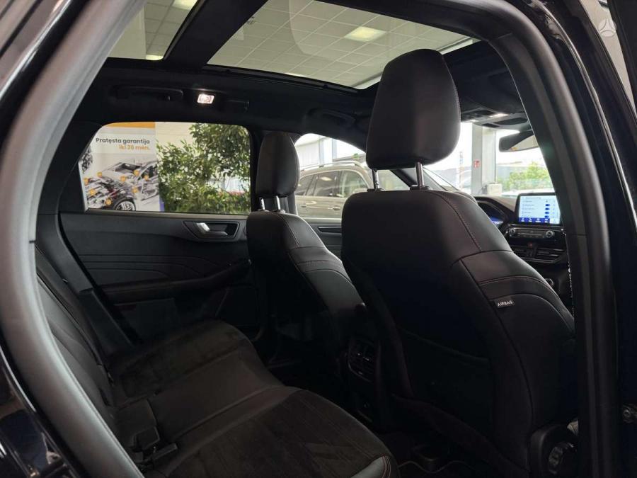 Black Ford Kuga 2022 in Vilnius, with an engine capacity of 2.49 L and mileage of 129 thousand km for 19989 €, photo 19 on AUTOMOTO.COM.LV