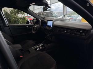 Black Ford Kuga 2022 in Vilnius, with an engine capacity of 2.49 L and mileage of 129 thousand km for 19989 €, photo 20 on AUTOMOTO.COM.LV