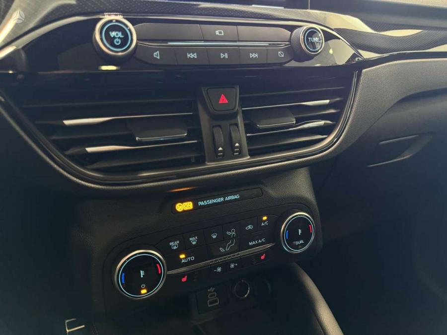 Black Ford Kuga 2022 in Vilnius, with an engine capacity of 2.49 L and mileage of 129 thousand km for 19989 €, photo 27 on AUTOMOTO.COM.LV