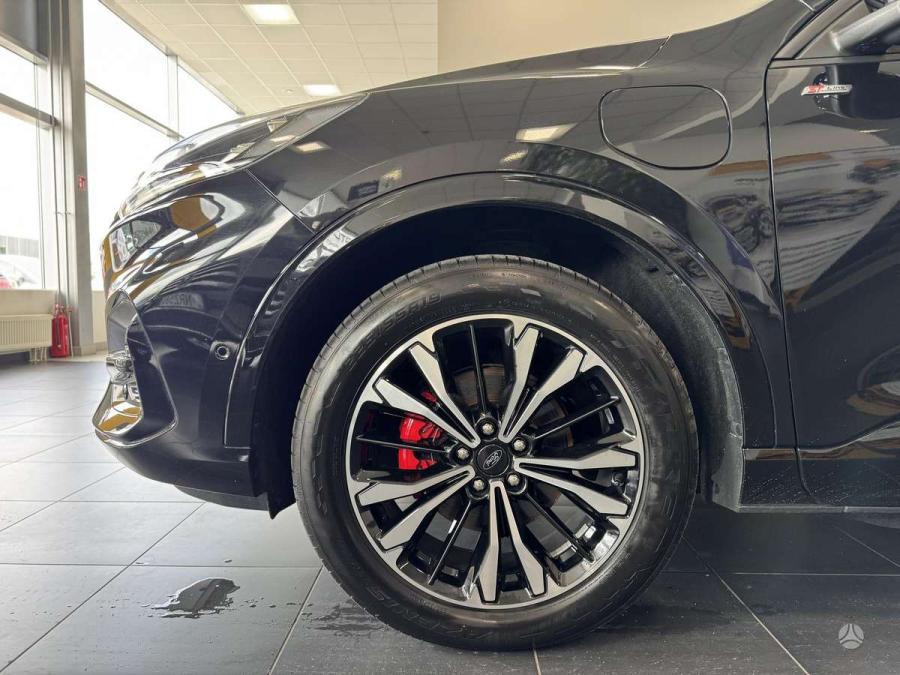 Black Ford Kuga 2022 in Vilnius, with an engine capacity of 2.49 L and mileage of 129 thousand km for 19989 €, photo 38 on AUTOMOTO.COM.LV
