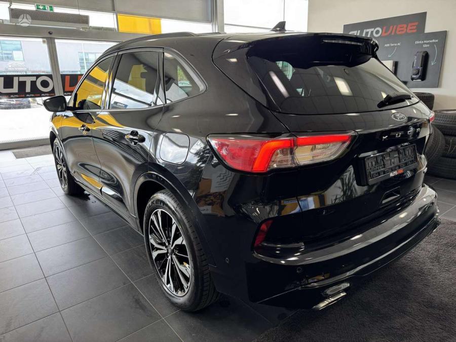 Black Ford Kuga 2022 in Vilnius, with an engine capacity of 2.49 L and mileage of 129 thousand km for 19989 €, photo 39 on AUTOMOTO.COM.LV
