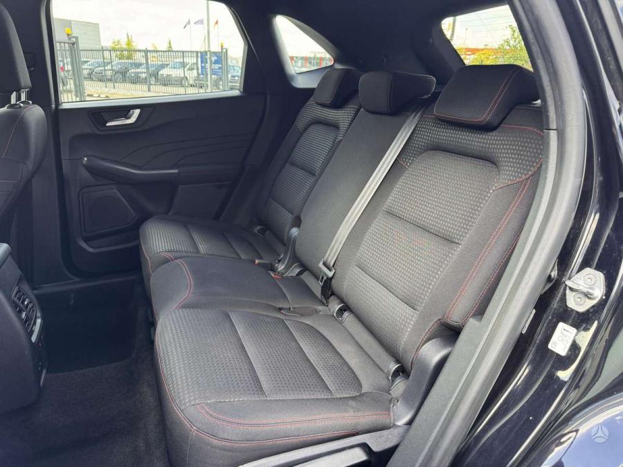 Melns Ford Kuga 2022 Kauņa, ar dzinēja tilpumu 2.49 L un nobraukumu 208 tūkst. km par 16300 €, foto 9 vietnē AUTOMOTO.COM.LV