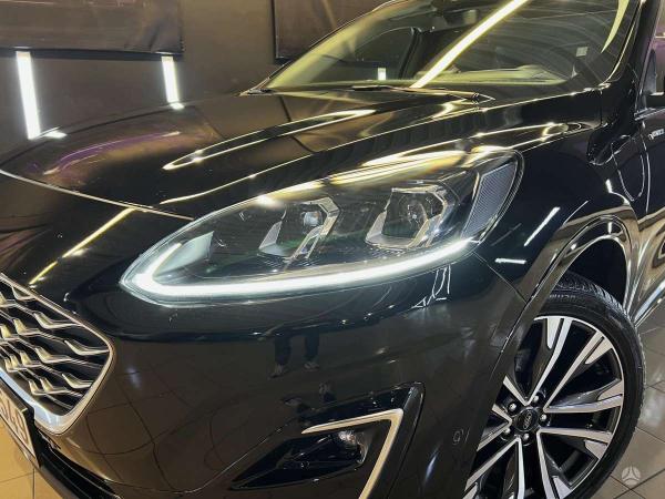 Ford Kuga 2022 Viļņa vietnē Melns Ford Kuga 2022 Viļņa, ar dzinēja tilpumu 2.50 L un nobraukumu 62 tūkst. km par 21950 €, foto 5 vietnē AUTOMOTO.COM.LV