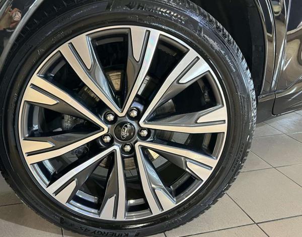 Ford Kuga 2022 Viļņa vietnē Melns Ford Kuga 2022 Viļņa, ar dzinēja tilpumu 2.50 L un nobraukumu 62 tūkst. km par 21950 €, foto 7 vietnē AUTOMOTO.COM.LV