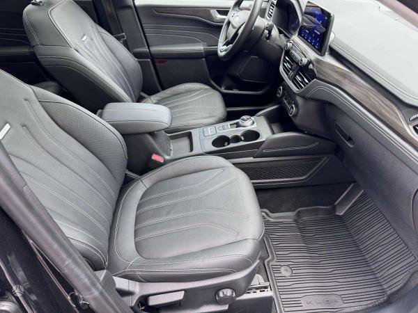 Ford Kuga 2022 Viļņa vietnē Melns Ford Kuga 2022 Viļņa, ar dzinēja tilpumu 2.50 L un nobraukumu 62 tūkst. km par 21950 €, foto 11 vietnē AUTOMOTO.COM.LV