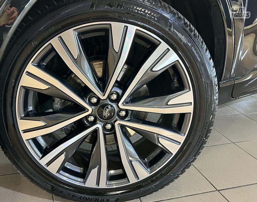 Black Ford Kuga 2022 in Avizieniai, with an engine capacity of 2.50 L and mileage of 62 thousand km for 21950 €, photo 7 on AUTOMOTO.COM.LV