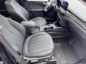 Black Ford Kuga 2022 in Avizieniai, with an engine capacity of 2.50 L and mileage of 62 thousand km for 21950 €, photo 11 on AUTOMOTO.COM.LV