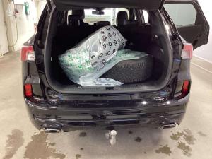 Black Ford Kuga 2022 in Vilnius, with an engine capacity of 2.49 L and mileage of 130 thousand km for 20777 €, photo 10 on AUTOMOTO.COM.LV