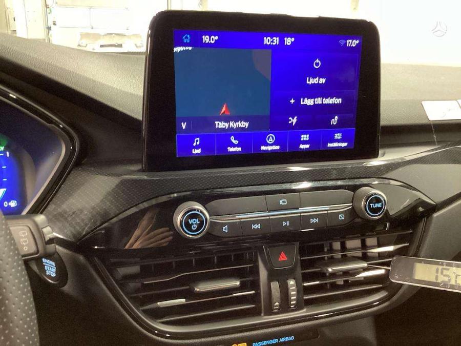 Black Ford Kuga 2022 in Vilnius, with an engine capacity of 2.49 L and mileage of 130 thousand km for 20777 €, photo 14 on AUTOMOTO.COM.LV