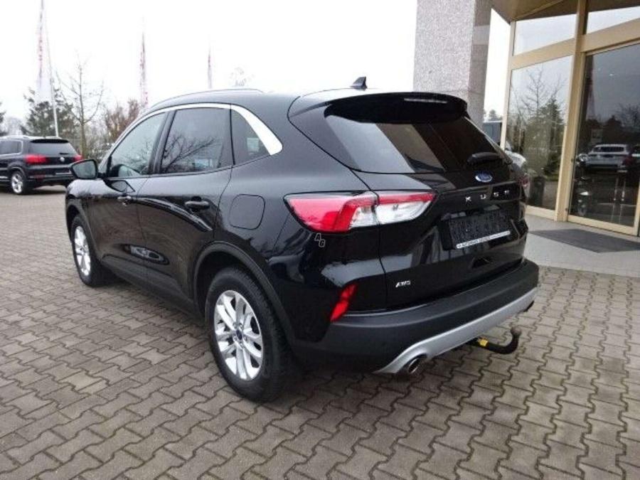 Black Ford Kuga 2023 in Kaunas, with an engine capacity of 2.00 L and mileage of 64 thousand km for 28443 €, photo 4 on AUTOMOTO.COM.LV