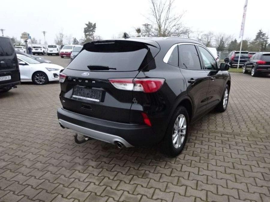 Black Ford Kuga 2023 in Kaunas, with an engine capacity of 2.00 L and mileage of 64 thousand km for 28443 €, photo 5 on AUTOMOTO.COM.LV