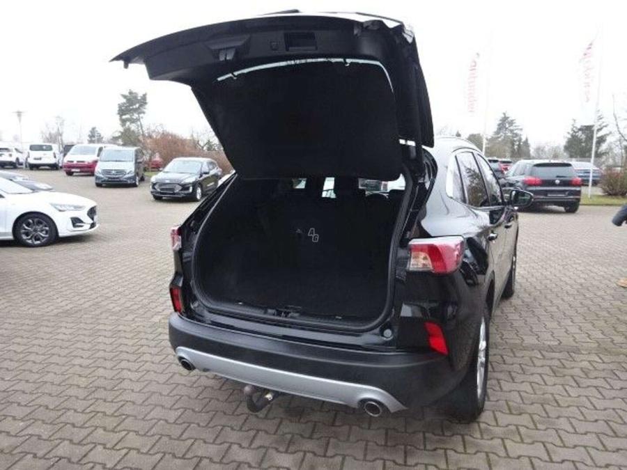 Black Ford Kuga 2023 in Kaunas, with an engine capacity of 2.00 L and mileage of 64 thousand km for 28443 €, photo 10 on AUTOMOTO.COM.LV