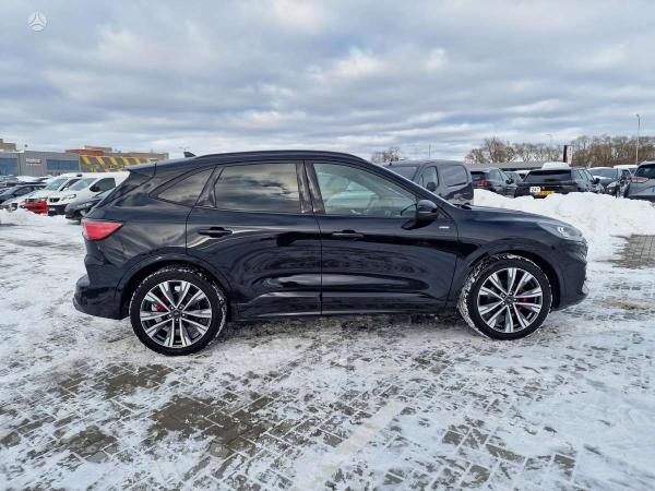Black Ford Kuga 2023 in Taurage, with an engine capacity of 2.50 L and mileage of 170 thousand km for 14990 €, photo 2 on AUTOMOTO.COM.LV