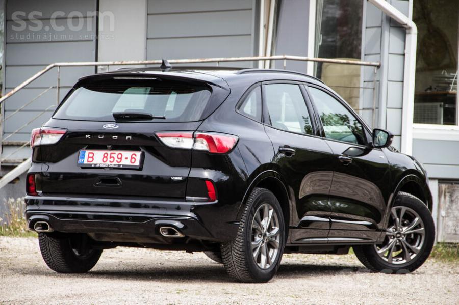 Black Ford Kuga 2023 in Tukums, with an engine capacity of 2.50 L and mileage of 198 thousand km for 16500 €, photo 6 on AUTOMOTO.COM.LV