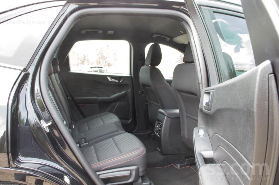 Black Ford Kuga 2023 in Tukums, with an engine capacity of 2.50 L and mileage of 198 thousand km for 16500 €, photo 16 on AUTOMOTO.COM.LV