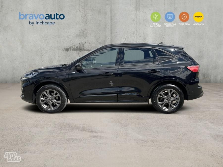 Black Ford Kuga 2023 in Kaunas, with an engine capacity of 2.50 L and mileage of 33 thousand km for 27471 €, photo 3 on AUTOMOTO.COM.LV