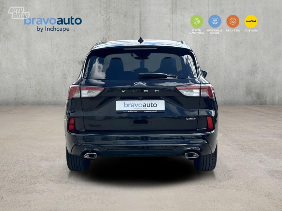 Black Ford Kuga 2023 in Kaunas, with an engine capacity of 2.50 L and mileage of 33 thousand km for 27471 €, photo 5 on AUTOMOTO.COM.LV