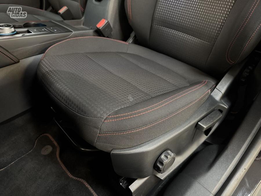 Black Ford Kuga 2023 in Vilnius, with an engine capacity of 2.50 L and mileage of 35 thousand km for 24850 €, photo 12 on AUTOMOTO.COM.LV