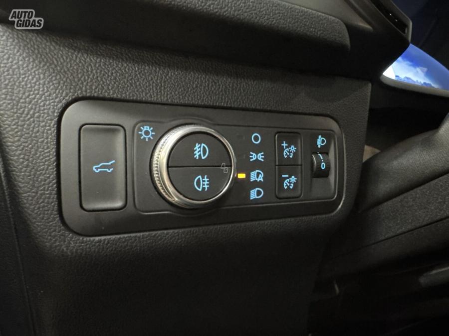 Black Ford Kuga 2023 in Vilnius, with an engine capacity of 2.50 L and mileage of 35 thousand km for 24850 €, photo 17 on AUTOMOTO.COM.LV