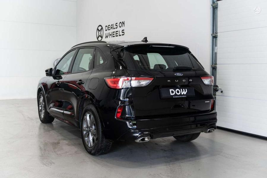 Black Ford Kuga 2023 in Vilnius, with an engine capacity of 2.49 L and mileage of 88 thousand km for 22700 €, photo 7 on AUTOMOTO.COM.LV