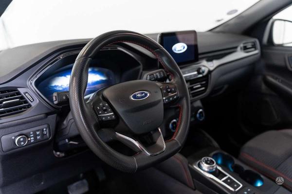 Melns Ford Kuga 2023 Viļņa, ar dzinēja tilpumu 2.49 L un nobraukumu 88 tūkst. km par 22700 €, foto 9 vietnē AUTOMOTO.COM.LV
