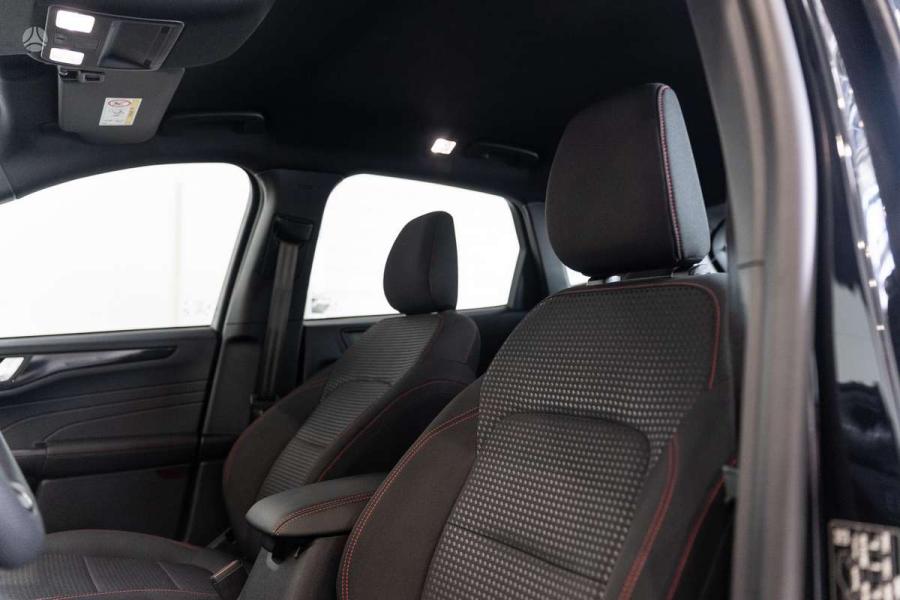 Black Ford Kuga 2023 in Vilnius, with an engine capacity of 2.49 L and mileage of 88 thousand km for 22700 €, photo 12 on AUTOMOTO.COM.LV