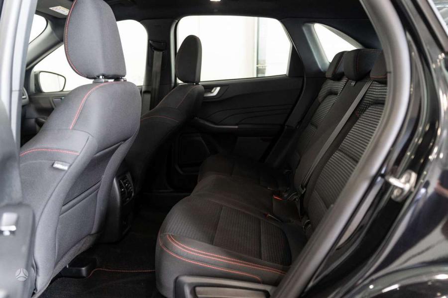 Black Ford Kuga 2023 in Vilnius, with an engine capacity of 2.49 L and mileage of 88 thousand km for 22700 €, photo 14 on AUTOMOTO.COM.LV