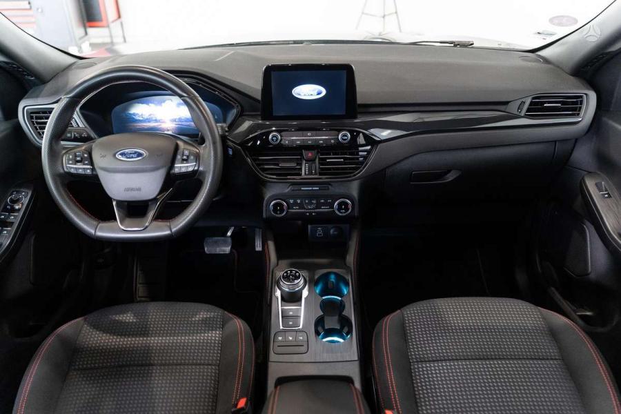 Black Ford Kuga 2023 in Vilnius, with an engine capacity of 2.49 L and mileage of 88 thousand km for 22700 €, photo 15 on AUTOMOTO.COM.LV