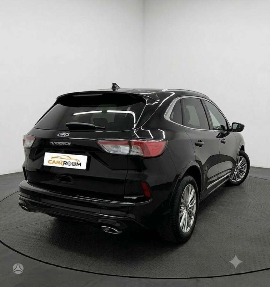Black Ford Kuga 2023 in Vilnius, with an engine capacity of 2.49 L and mileage of 151 thousand km for 22700 €, photo 7 on AUTOMOTO.COM.LV