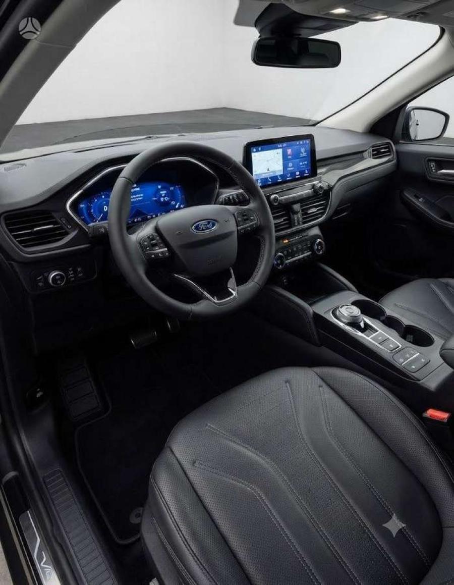 Black Ford Kuga 2023 in Vilnius, with an engine capacity of 2.49 L and mileage of 151 thousand km for 22700 €, photo 9 on AUTOMOTO.COM.LV