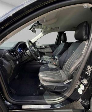 Black Ford Kuga 2023 in Vilnius, with an engine capacity of 2.49 L and mileage of 151 thousand km for 22700 €, photo 11 on AUTOMOTO.COM.LV