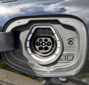 Black Ford Kuga 2023 in Vilnius, with an engine capacity of 2.49 L and mileage of 151 thousand km for 22700 €, photo 21 on AUTOMOTO.COM.LV