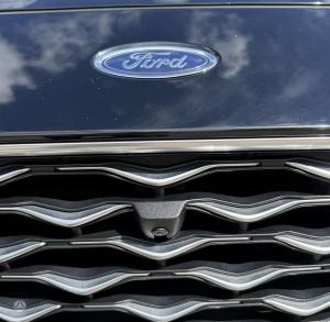 Black Ford Kuga 2023 in Vilnius, with an engine capacity of 2.49 L and mileage of 151 thousand km for 22700 €, photo 23 on AUTOMOTO.COM.LV
