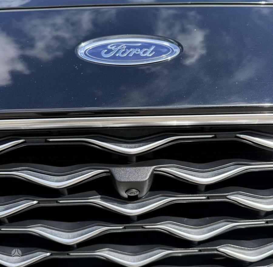 Black Ford Kuga 2023 in Vilnius, with an engine capacity of 2.49 L and mileage of 151 thousand km for 22700 €, photo 23 on AUTOMOTO.COM.LV