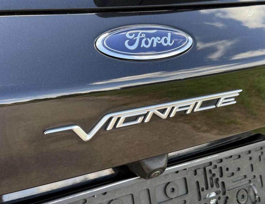 Black Ford Kuga 2023 in Vilnius, with an engine capacity of 2.49 L and mileage of 151 thousand km for 22700 €, photo 24 on AUTOMOTO.COM.LV