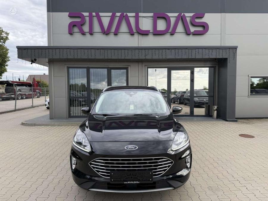 Black Ford Kuga 2023 in Siauliai, with an engine capacity of 2.50 L and mileage of 159 thousand km for 15718 €, photo 1 on AUTOMOTO.COM.LV